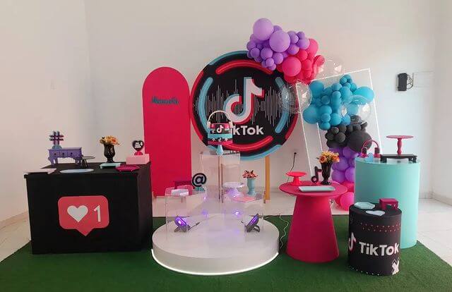 Festa Tik Tok: +30 ideias e tutoriais de decoração - Bolo Guaraná