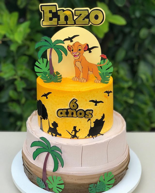 Festa Rei Leão: 60 inspirações mágicas - Bolo Guaraná