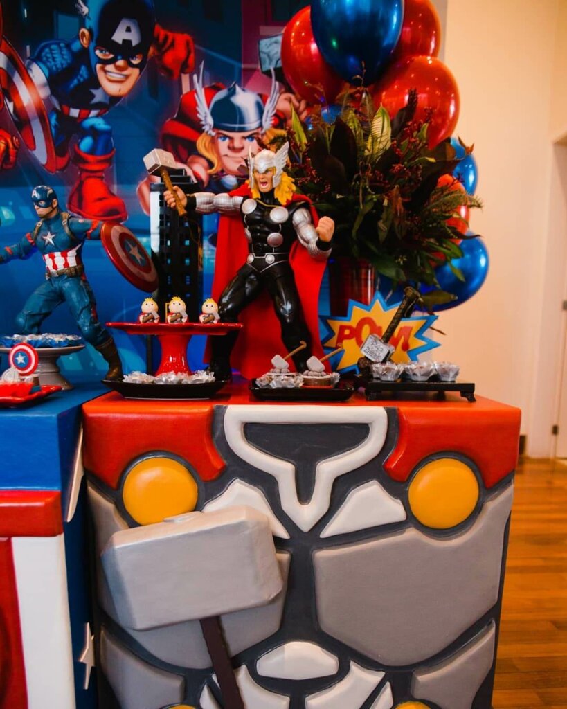 Festa do Thor: as 15 ideias mais criativas - Bolo Guaraná