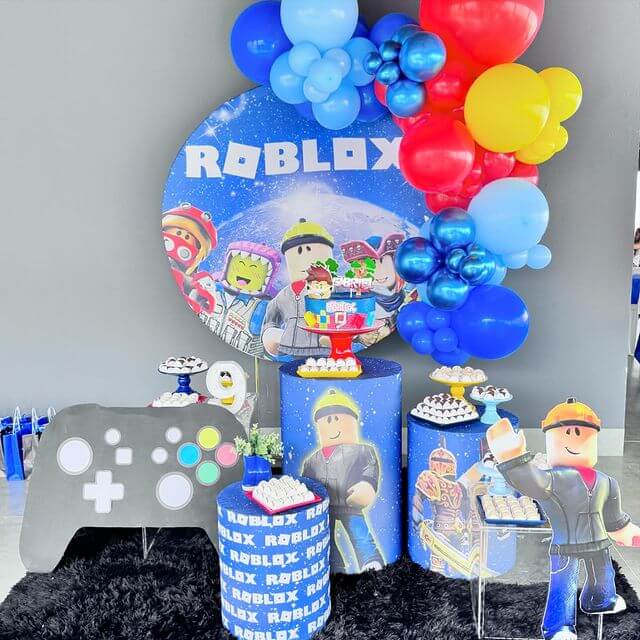 Festa Roblox: +51 ideias para meninos e meninas - Bolo Guaraná