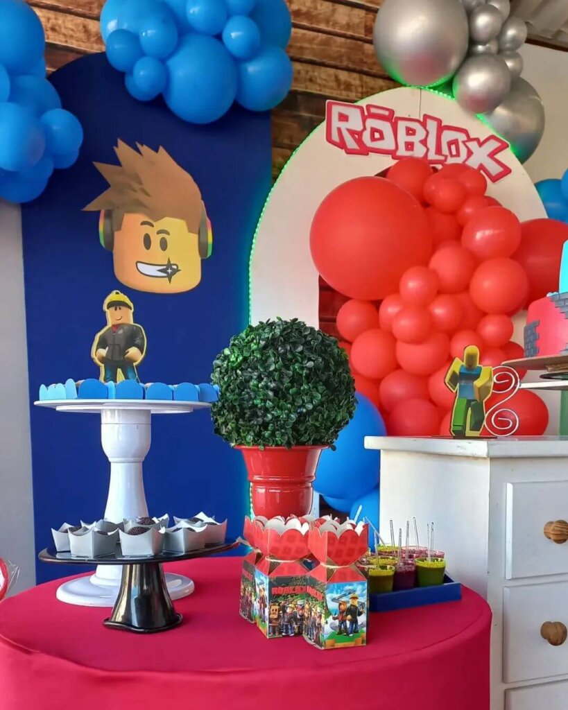 Festa Roblox: +51 ideias para meninos e meninas - Bolo Guaraná