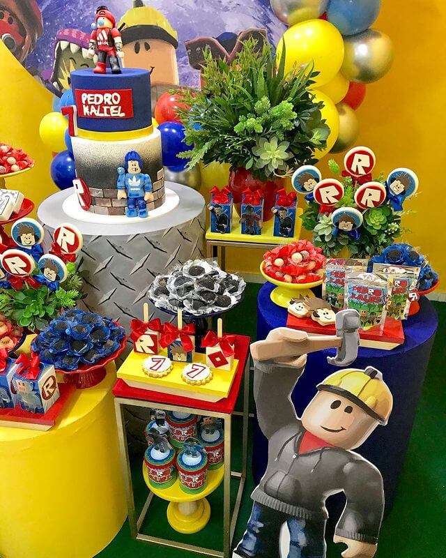 Festa Roblox: +51 ideias para meninos e meninas - Bolo Guaraná