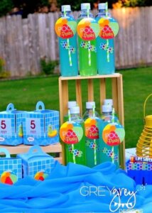 Pool Party menino: +25 ideias para o próximo verão - Bolo Guaraná