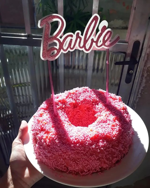 +50 ideias e tutoriais de Bolo da Barbie - Bolo Guaraná