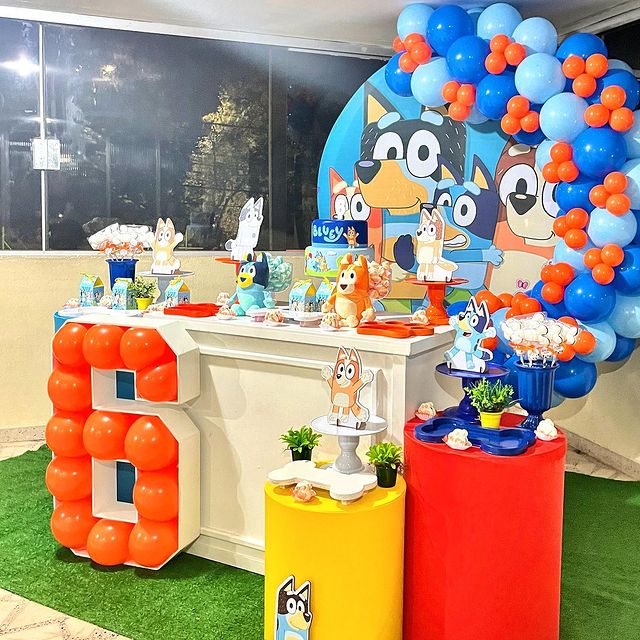Ideias para Festa Bluey: +36 ideias de decoração - Bolo Guaraná