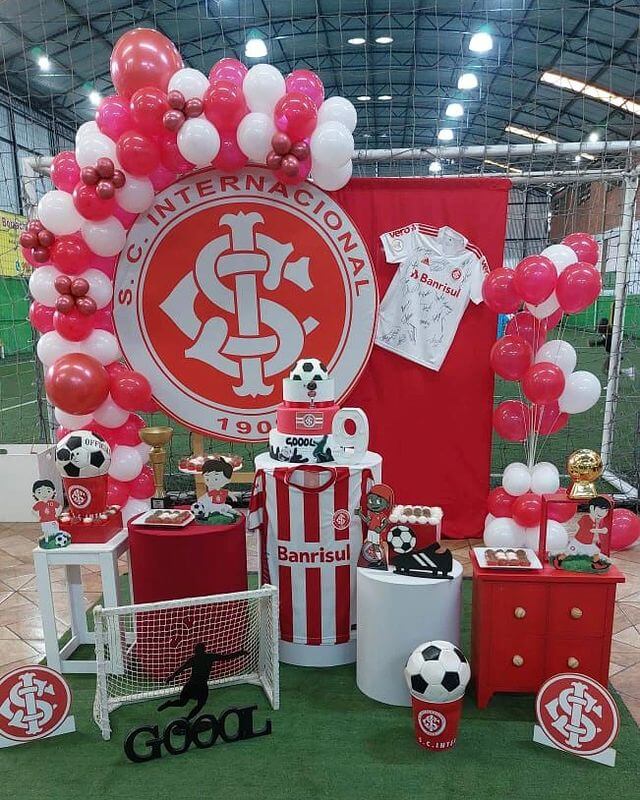 Decoração do Inter: +25 ideias para sua festa - Bolo Guaraná