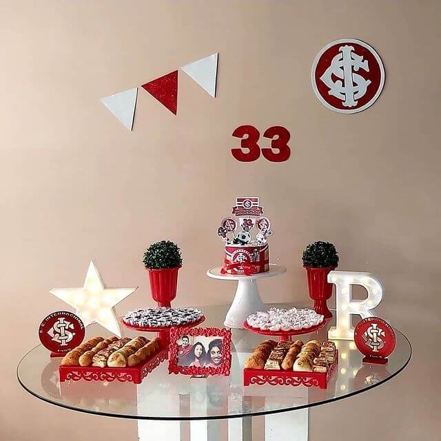 Decoração do Inter: +25 ideias para sua festa - Bolo Guaraná