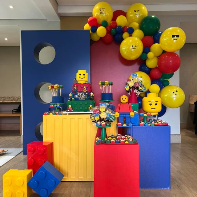Decoração Lego: +57 ideias, dicas e mais - Bolo Guaraná