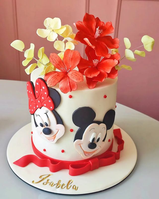 Bolo da Minnie: +50 ideias, dicas e tutoriais - Bolo Guaraná