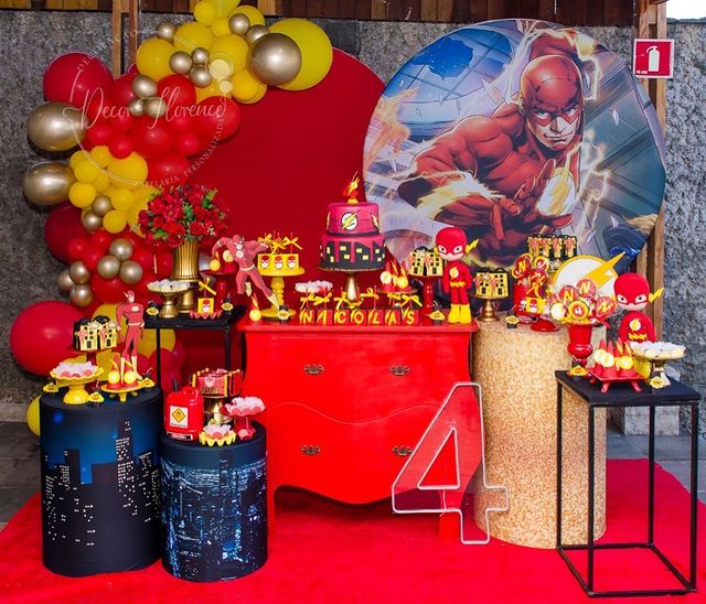 Decoração do Flash: +45 inspirações e tutoriais - Bolo Guaraná