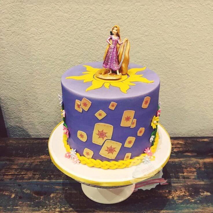 Bolo da Rapunzel: ideias mágicas para uma festa inesquecível